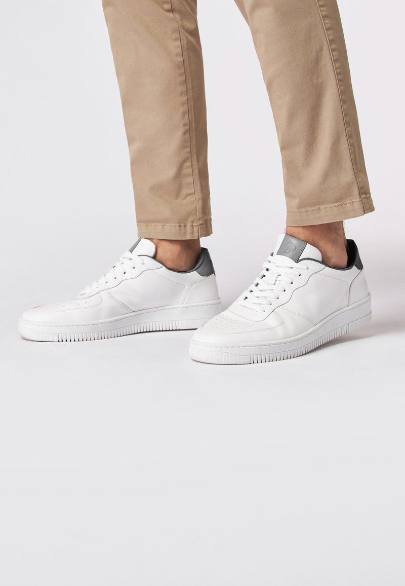 ROY ROBSON Sneaker low - grau - Zalando.ch