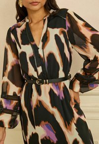 Love & Roses REGULAR FIT - Vapaa-ajan mekko - ivory/musta - Zalando.fi