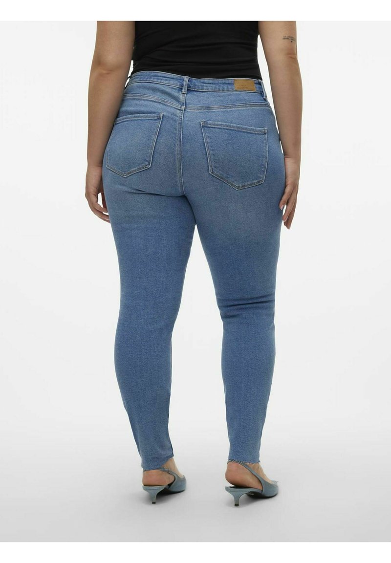 Vero Moda Curve VMSOPHIA HOHE TAILLE - Jeans Skinny Fit - medium blue ...