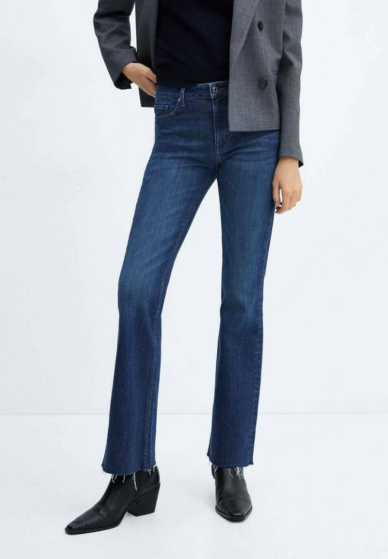 Mango FIONA - Vaqueros a campana - dark blue/azul marino - Zalando.es