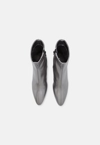 Furla BLOCK BOOT - Botines - soil/nero/plateado - Zalando.es
