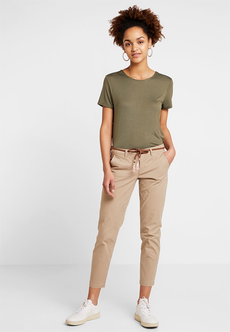 Chino ankle pants store