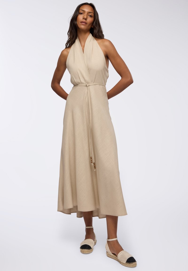 Terranova SCOLLO ALL AMERICANA IN MISTO - Vestito lungo - sabbia/beige ...