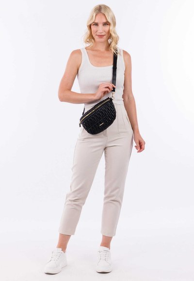 Tamaris TAS NELE - Olkalaukku - black/musta - Zalando.fi