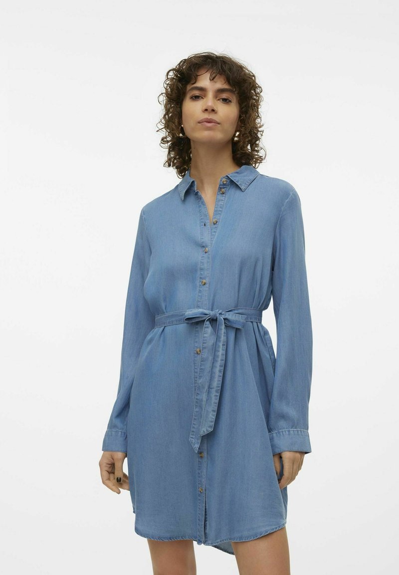 Vero Moda Jeanskleid - medium blue denim/blue denim - Zalando.de