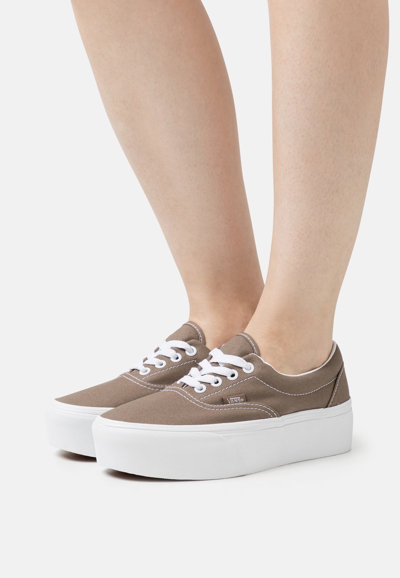 Vans ERA STACKFORM - Trainers - walnut/khaki - Zalando.ie