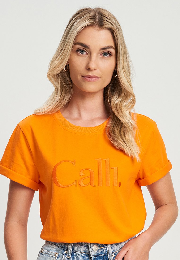 CALLI EMBROIDERED - Trükipildiga T-särk - tangerine/oranž - Zalando.ee