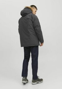 Jack & Jones JJCHAMP JACKET - Abrigo de invierno - asphalt/gris oscuro ...