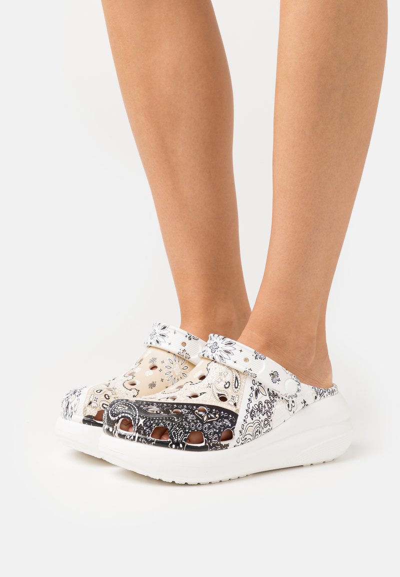 Crocs CLASSIC CRUSH BANDANA - Heeled mules - chai/multi-coloured/beige ...