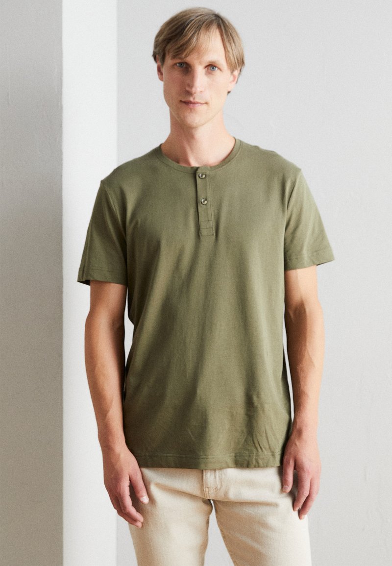 Esprit 2 Pack T Shirt Basic Khaki Green Khaki Zalando At