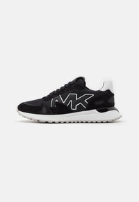 Michael Kors MILES TRAINER - Sneakers laag - black/optic white/zwart ...