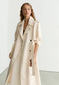 Reiss Trenchcoat - white - Zalando