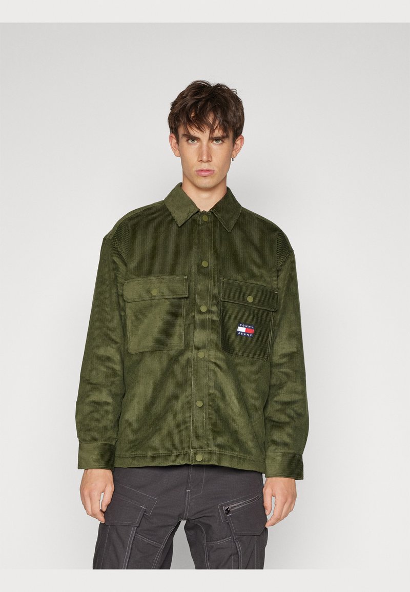Tommy Jeans SHERPA OVERSHIRT - Light jacket - drab olive green/olive ...