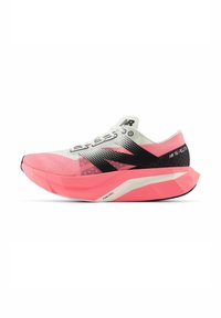 New Balance TCS LONDON MARATHON FUELCELL SUPERCOMP ELITE V4. - Road ...