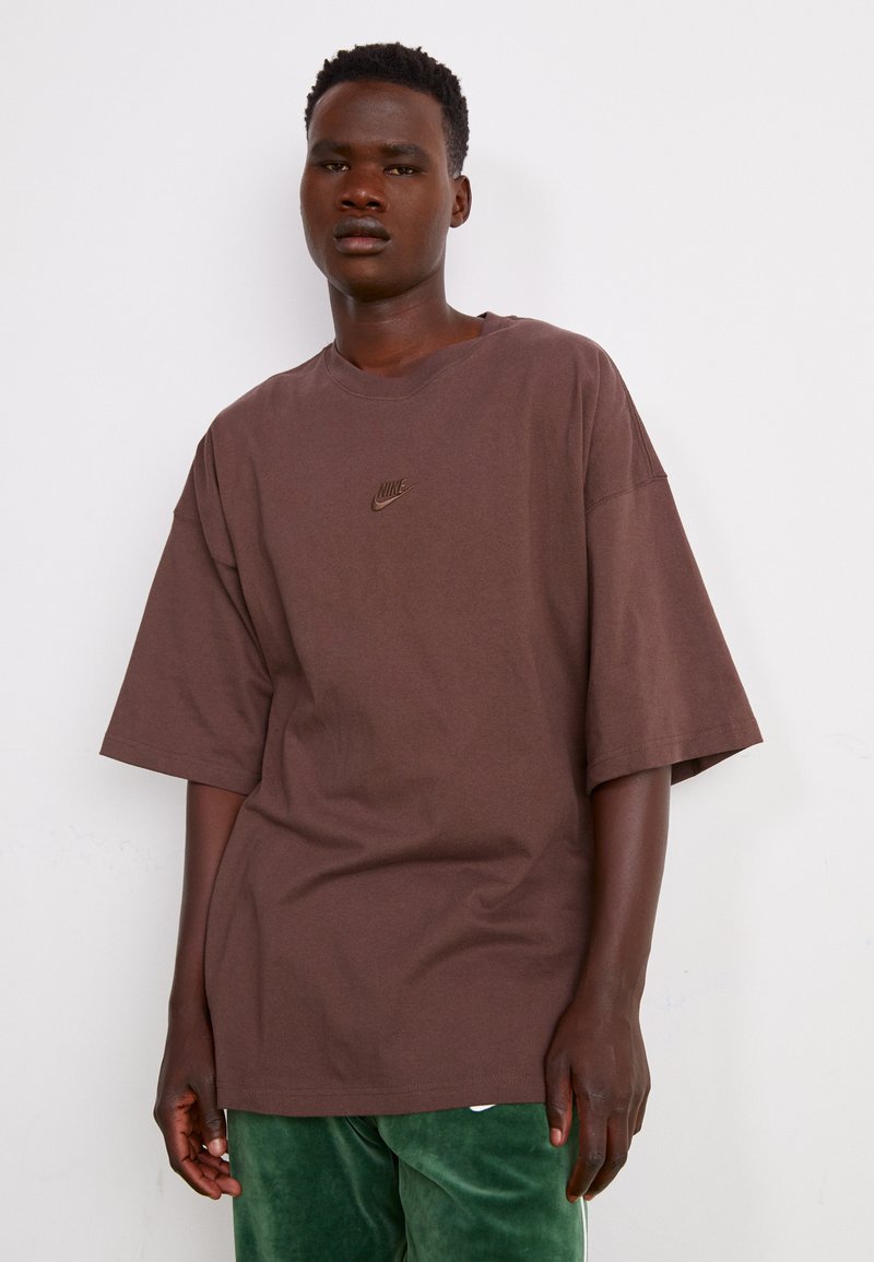 Nike Sportswear TEE - Basic T-shirt - baroque brown/brown - Zalando
