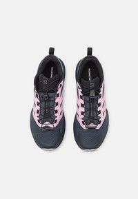 Salomon SENSE RIDE 5 - Chaussures de running - india ink/lilac sachet ...