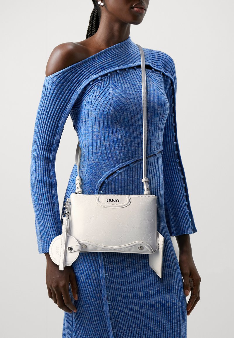 LIU JO ENVELOPE SET - Umhängetasche - off white/offwhite - Zalando.ch