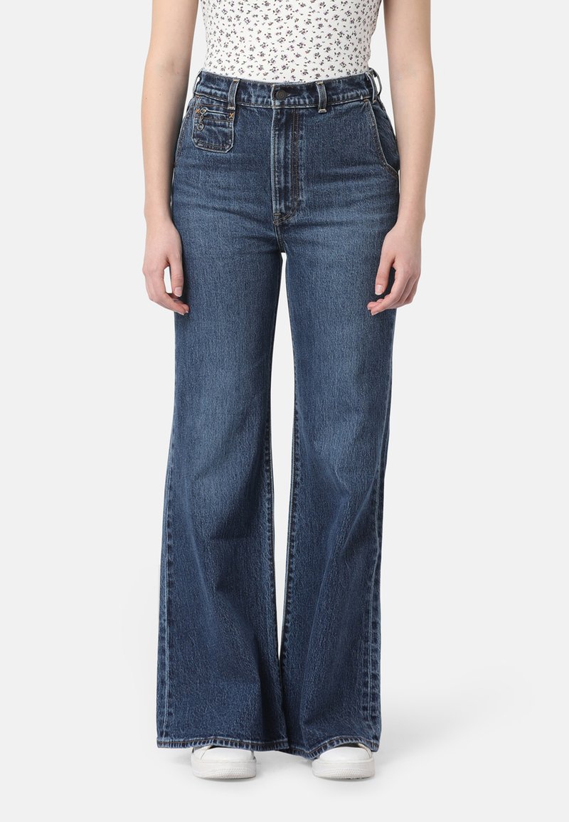 Levi's® RIBCAGE BELLS VINTAGE - Jean flare - moment of the month/denim ...
