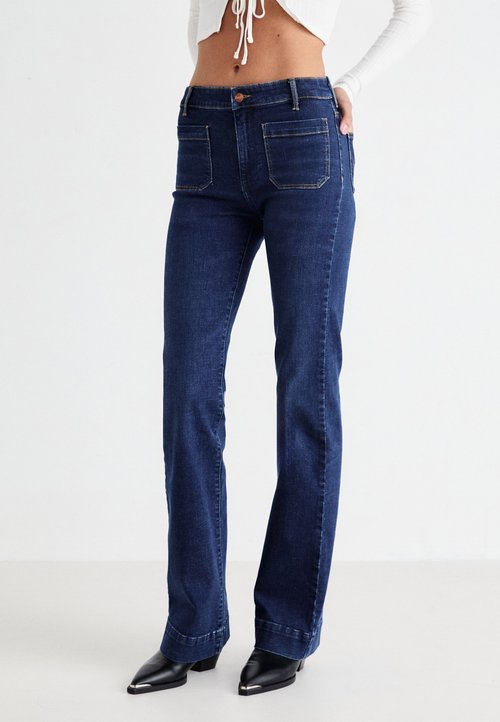 Naisten leveälahkeiset & bootcut -farkut | Zalando