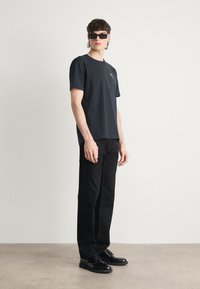 GANT LOGO SCRIPT - T-shirt basique - black/noir - ZALANDO.FR
