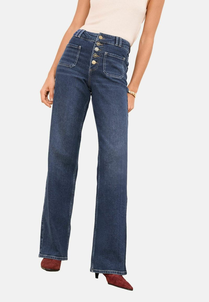 Lipsy PETITE FIT - EXPOSED BUTTON FLY PATCH POCKET WIDE - Jeans ...