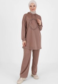 Modanisa TABA SET TAVIN - Survêtement - brown/marron - ZALANDO.FR