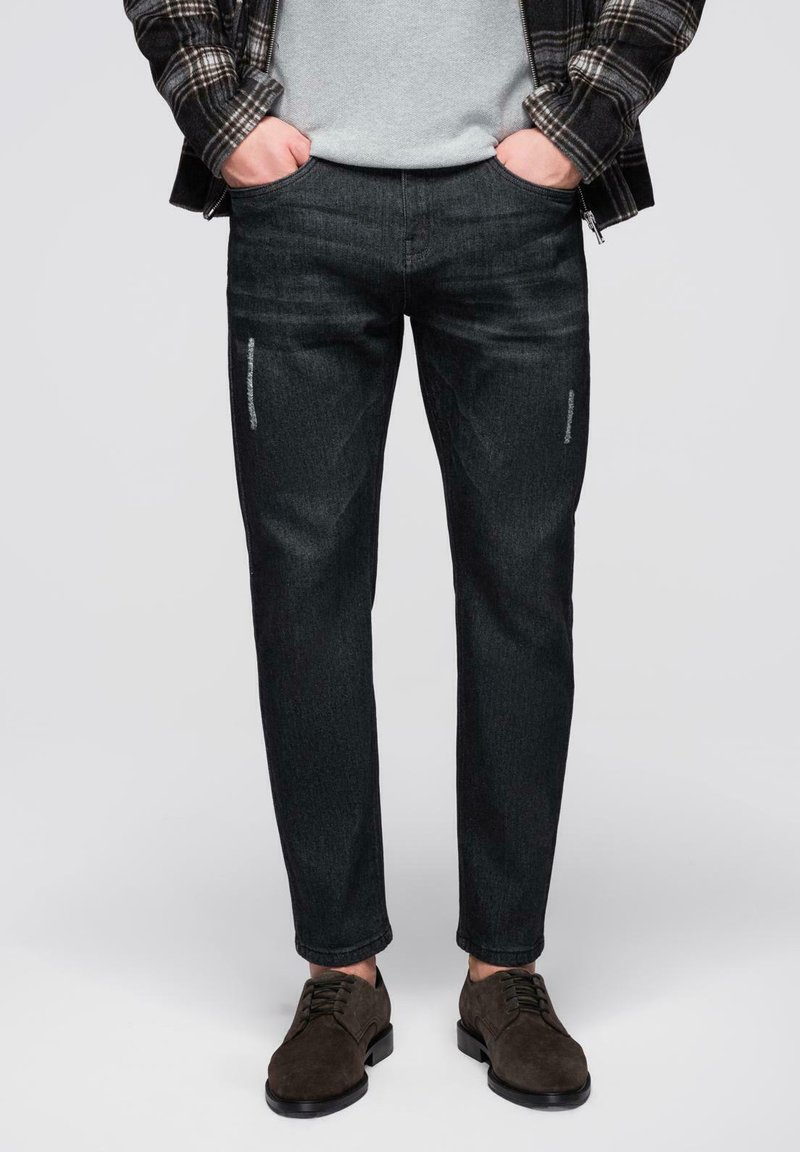 Ombre ABRASIONS - Jeans Tapered Fit - black/sort - Zalando.dk
