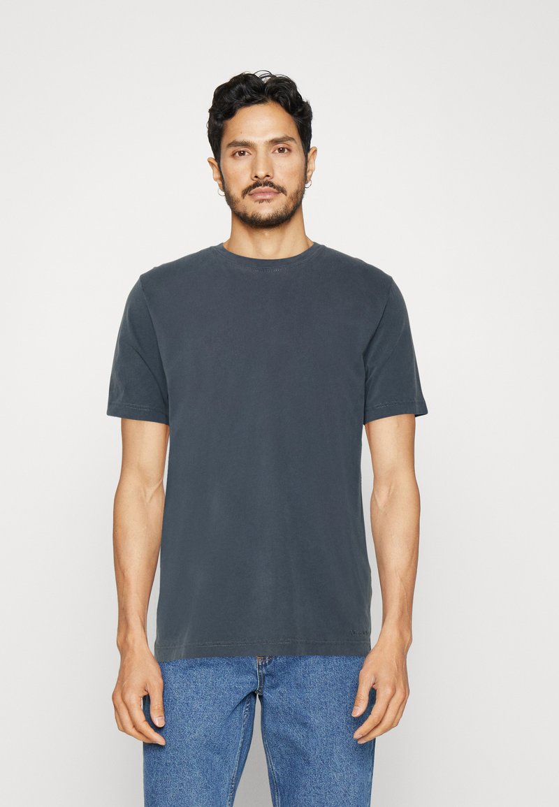 Marc O'Polo SHORT SLEEVE SELF NECK TRIM LOGO ARTWORK - T-Shirt basic - dark navy/dunkelblau ...