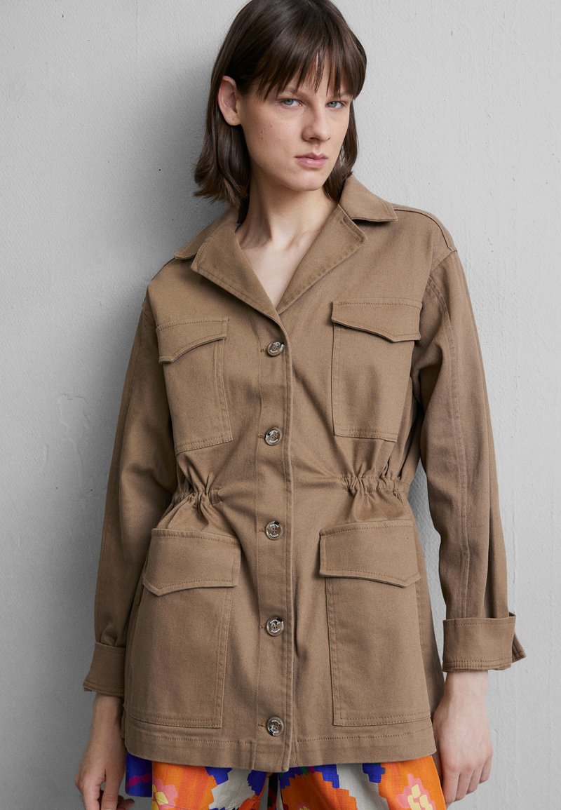 MUNTHE GOMASI - Parka - mocca/light brown - Zalando