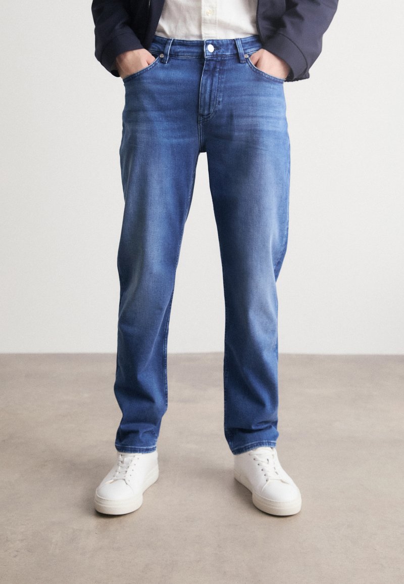 BOSS MAINE - Jeans straight leg - medium blue/blå - Zalando.no
