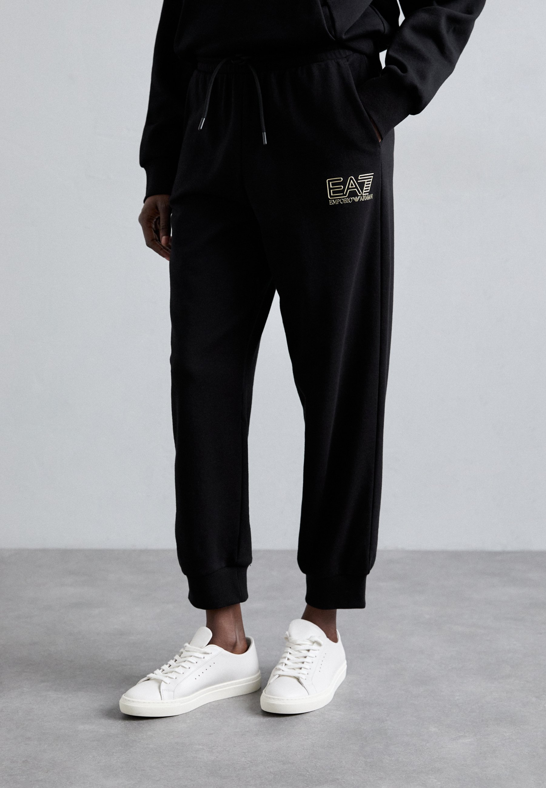 Ea7 trousers store