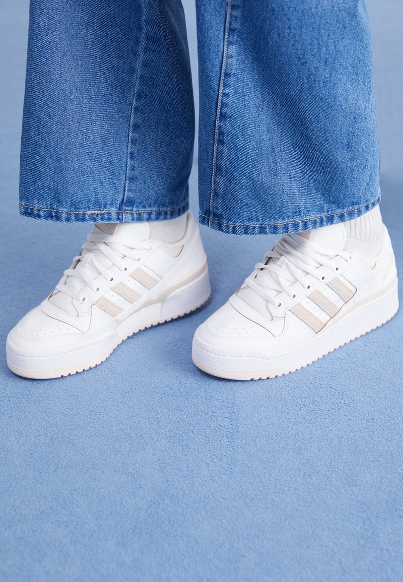 adidas Originals FORUM BOLD STRIPES - Sneaker low - footwear white ...