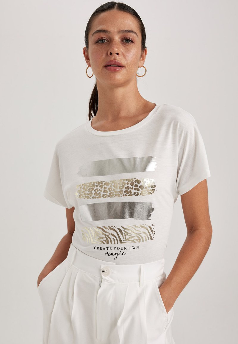 Defacto Regular Fit T Shirt Print Ecru Beige Zalando De