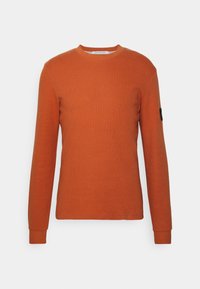 Calvin Klein Jeans BADGE TEE - Pitkähihainen paita - auburn/oranssi ...