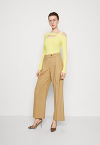 mbyM AMAYAH - Langarmshirt - aurora yellow/gelb - Zalando.ch