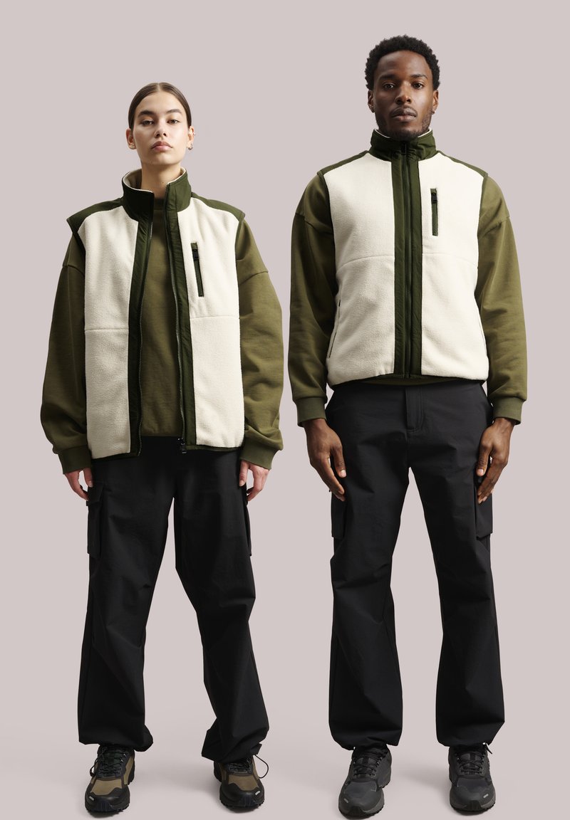 HALO JEEP BOXY TEDDY - Weste - turtledove/sand - Zalando.at