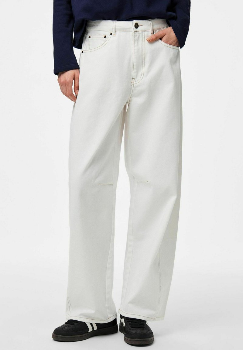 Pieces BARREL FIT PCFINE - Relaxed fit jeans - cloud dancer/off-white ...