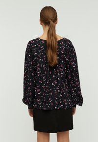mbyM NALANI-M - Bluse - luprija print/schwarz - Zalando.at