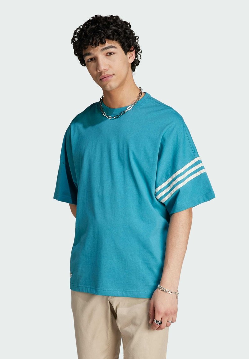 adidas Originals ADICOLOR NEUCLASSICS - T-Shirt print - arctic fusion ...