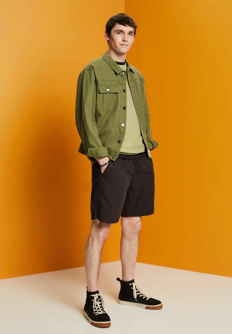 Esprit T Shirt Basic Light Green Hellgrün Zalando De