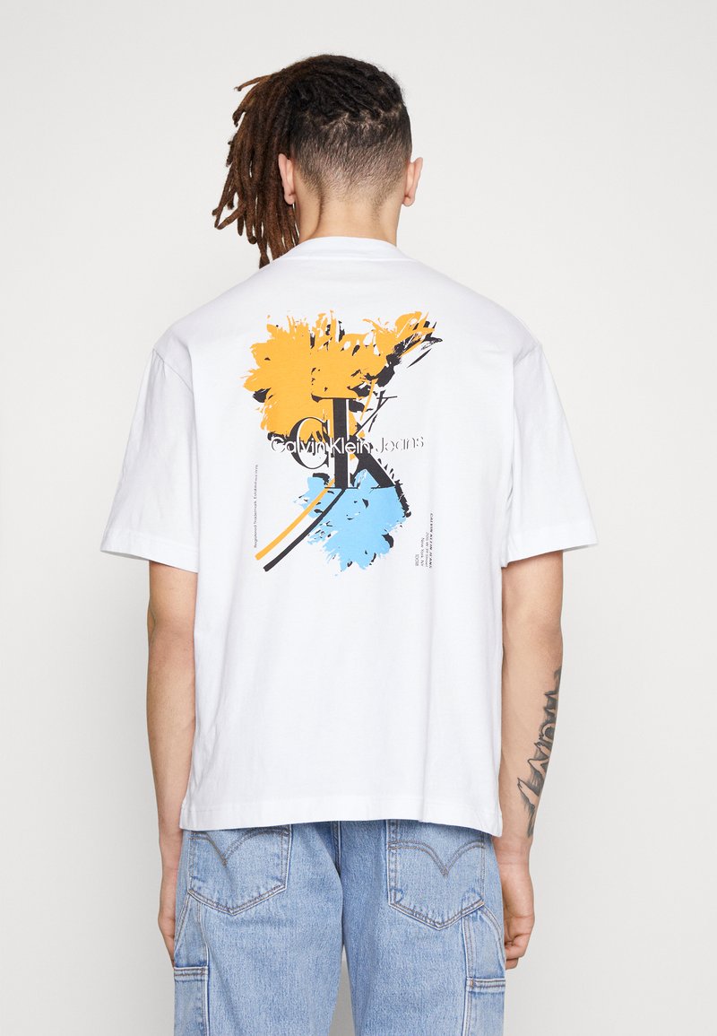 Calvin Klein Jeans FLOWER LOGO BACK HIT TEE - T-Shirt print - bright ...