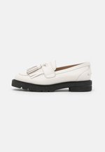 Stuart Weitzman MILA LIFT - Mocasines - cream/crema - Zalando.es