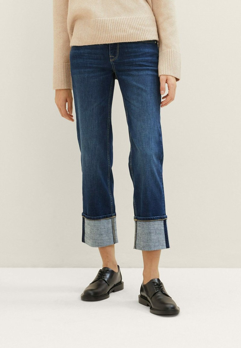 TOM TAILOR ALEXA STRAIGHT - Flared Jeans - clean mid stone blue denim ...