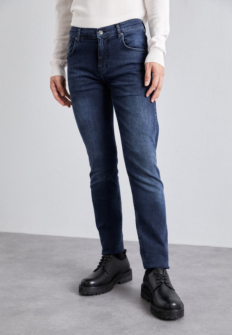 J.LINDEBERG JAY ACTIVE - Slim fit jeans - dark blue/blue-black denim ...