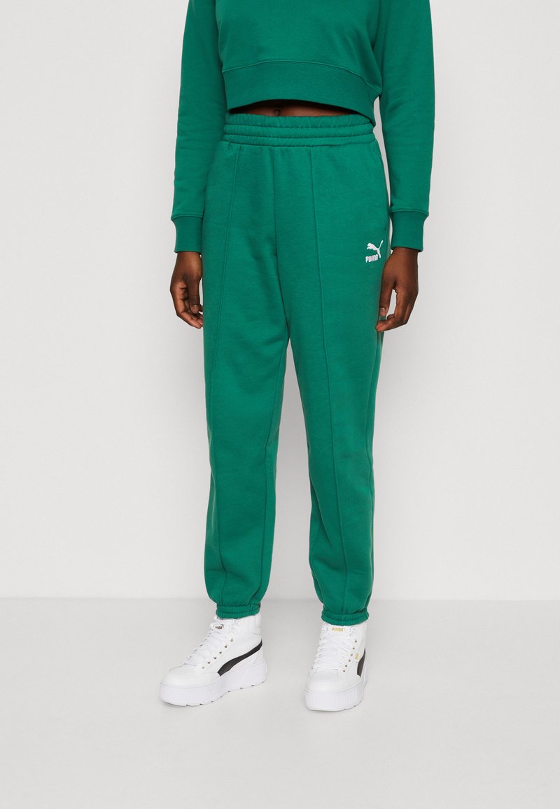 Puma CLASSICS SWEATPANTS - Tracksuit bottoms - vine/green - Zalando.co.uk
