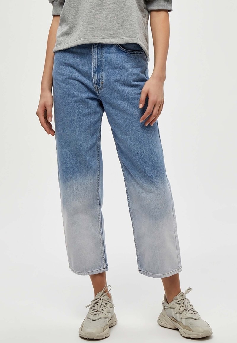 Minus DIVINA - Straight leg jeans - mid blue gradient wash/blue ...