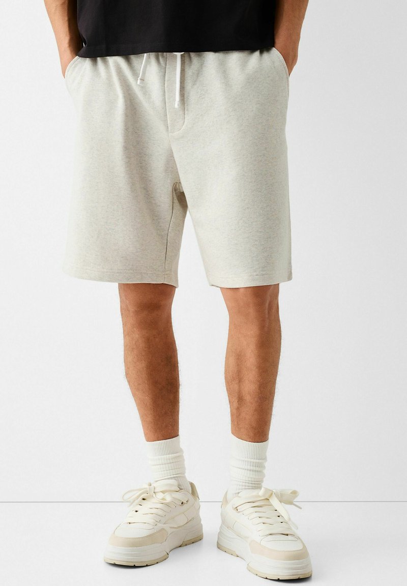 Bershka BASIC BERMUDA - Pantalon de survêtement - sand/beige - ZALANDO.FR