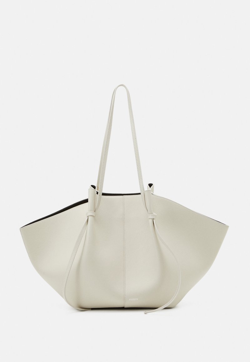 Yuzefi LARGE MOCHI - Tote bag - off white/off-white - Zalando