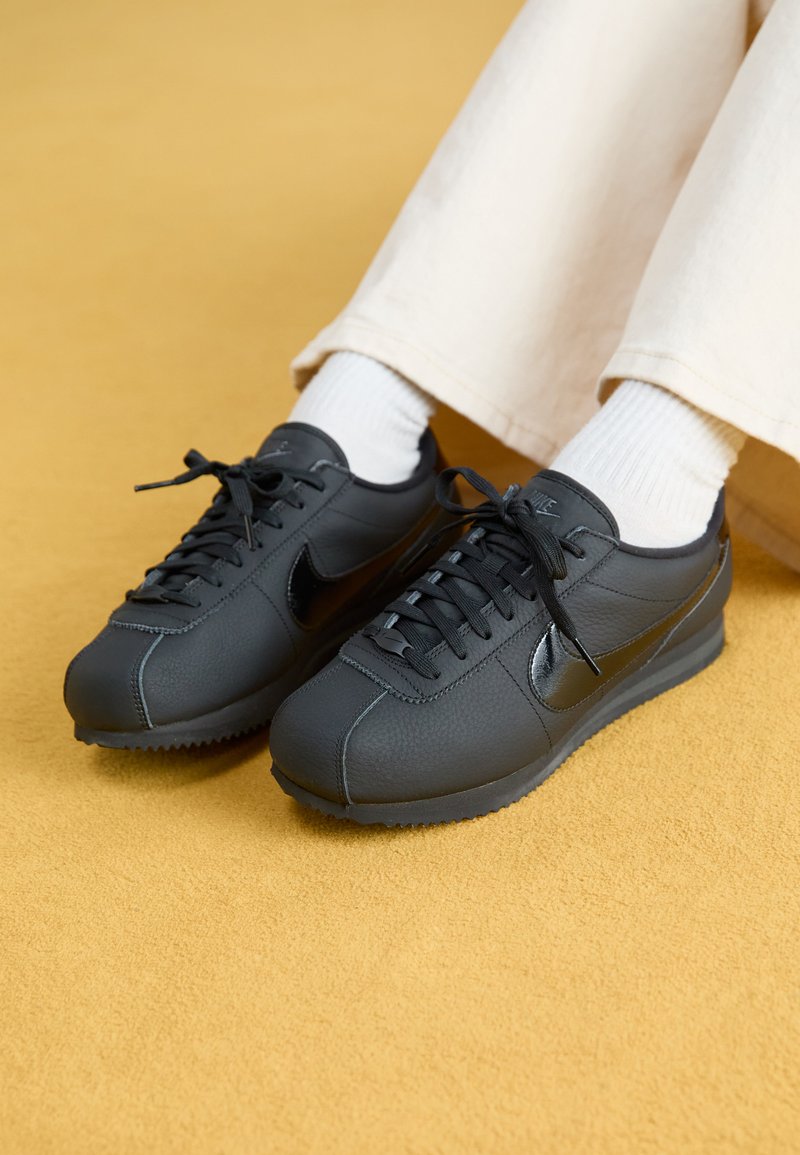 Nike Sportswear CORTEZ 23 PREMIUM - Trainers - black/anthracite/black ...