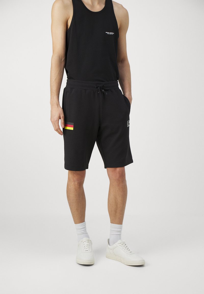 EA7 Emporio Armani BERMUDA - Tracksuit bottoms - nero/black - Zalando.ie